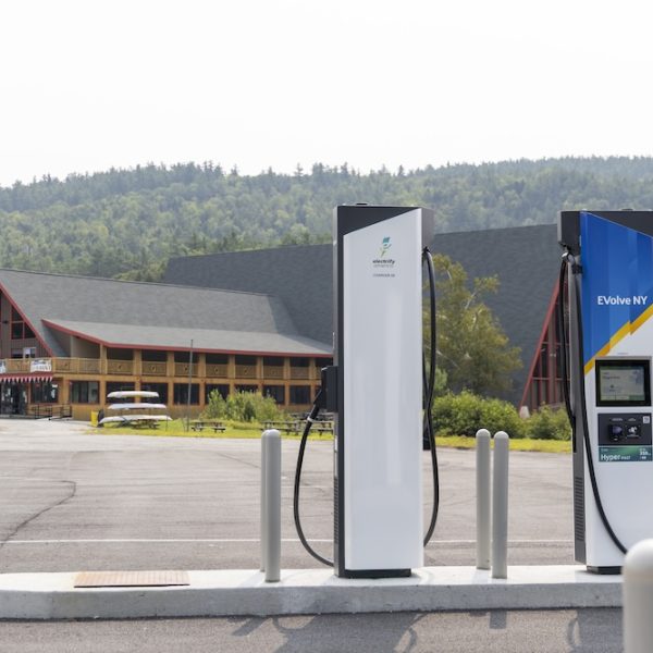 Evolve North Hudson Fast Charging Units | PISO EV Charging